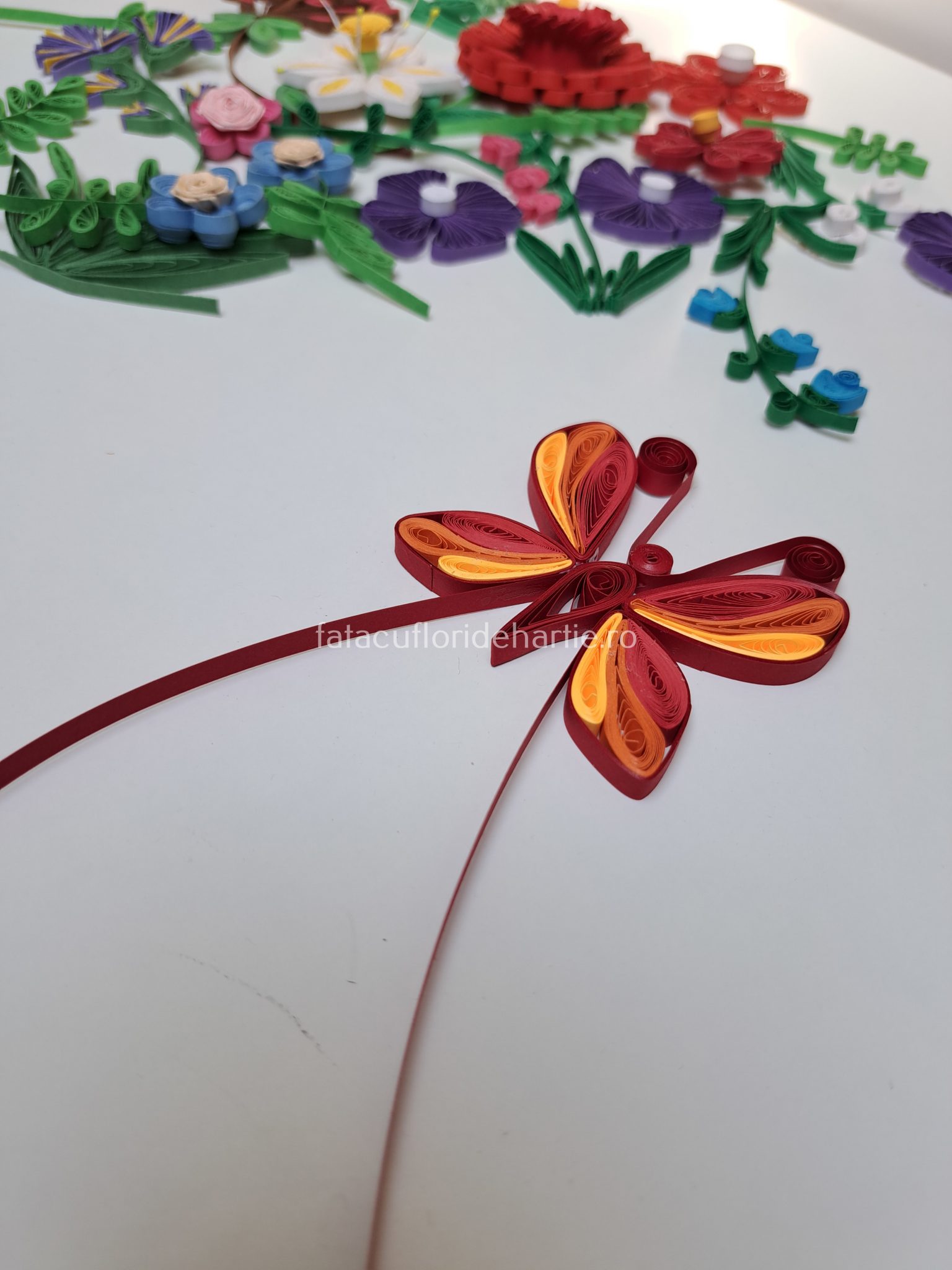 Tutorial video: Cum faci un fluture din hartie, in tehnica quilling ...